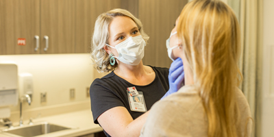 Hoarse voice: What causes it and when to see a health care provider ...