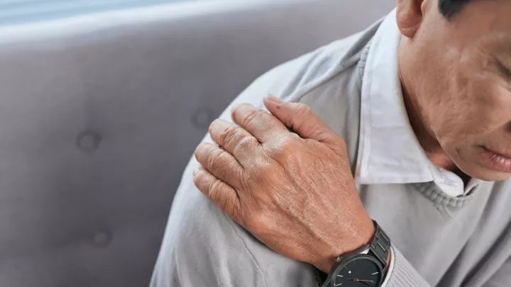 3 common causes of shoulder pain and how to treat them | Nebraska ...